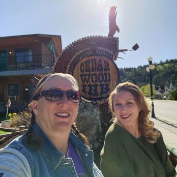 CEDAR WOOD INN - Updated December 2025 - 21 Photos & 16 Reviews - 103 ...