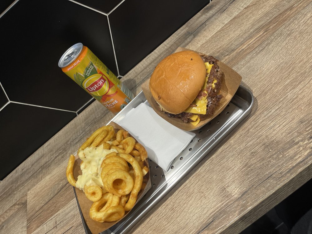 BINKS SMASH BURGER - 88 rue Oberkampf, Paris, France - Burgers ...