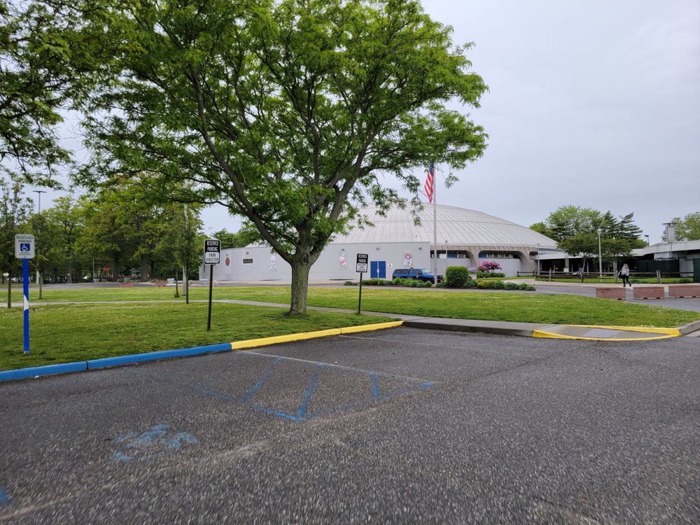 CANTIAGUE PARK ICE RINK - Updated January 2026 - 480 W John St ...