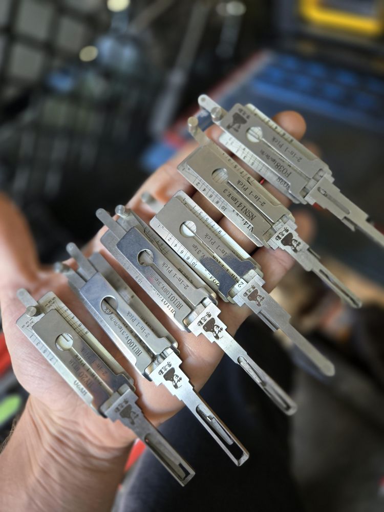 LORD’S LOCK & KEY - Updated February 2025 - Rogers, Arkansas - Keys ...