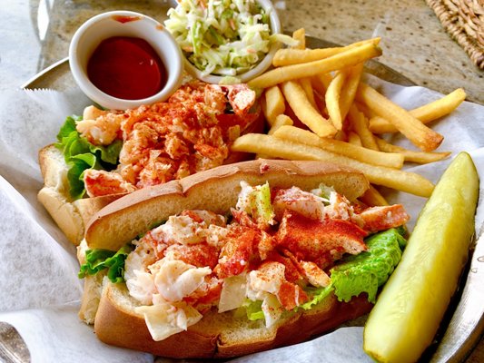 BLUE POINTE OYSTER BAR & SEAFOOD GRILL - Updated May 2024 - 278 Photos ...