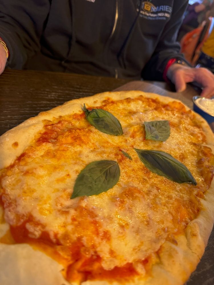 VICTORIA TAPS - Updated January 2025 - 11 Photos - 27 Gillingham St ...