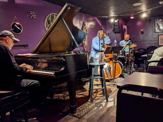 MAUREEN’S JAZZ CELLAR - Updated October 2025 - 16 Photos & 32 Reviews ...