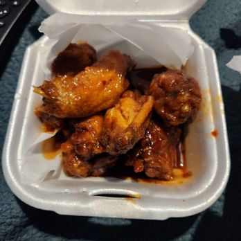 TOUCHDOWN WINGS - Updated July 2025 - 36 Photos & 12 Reviews - 10440 ...