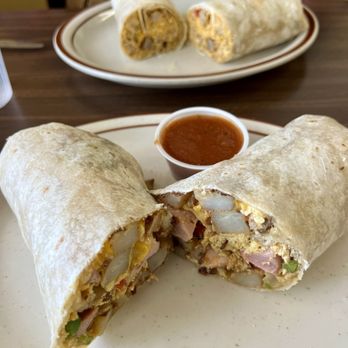 VILLA BASQUE CAFÉ - Updated October 2024 - 470 Photos & 421 Reviews ...