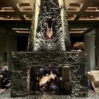 BETWEEN THE TREES - Updated July 2025 - 342 Photos & 139 Reviews - 44 E ...