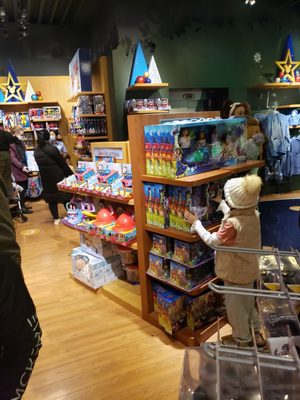 THE DISNEY STORE - Updated October 2025 - 67 Photos & 27 Reviews - 60 ...