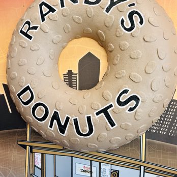 RANDY’S DONUTS - Updated January 2025 - 562 Photos & 180 Reviews - 3737 ...