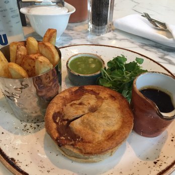 PODIUM RESTAURANT BAR AND LOUNGE @ THE HILTON - Updated October 2025 ...