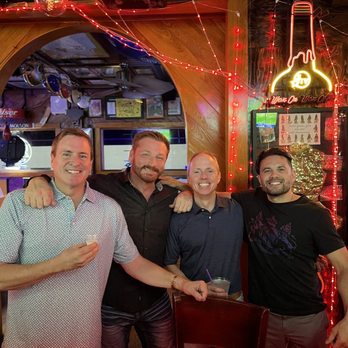 THE STATION SPORTS BAR AND GRILL - Updated December 2025 - 107 Photos ...