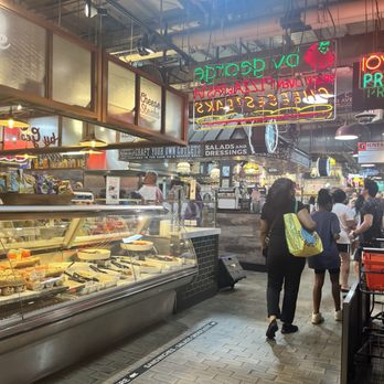 READING TERMINAL MARKET - Updated October 2024 - 7288 Photos & 6992 ...