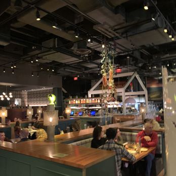 FOUNDING FARMERS RESTON STATION - Updated September 2024 - 1343 Photos ...