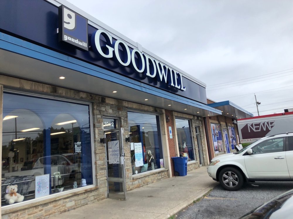 GOODWILL RETAIL STORE AND DONATION CENTER - 22 Reviews - 1010 York Rd ...