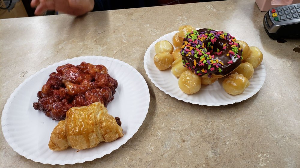 AM DONUTS AND CROISSANTS - 57 Photos & 29 Reviews - 1902 Grape St ...