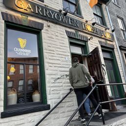 THE GARRYOWEN IRISH PUB - Updated August 2025 - 695 Photos & 881 ...
