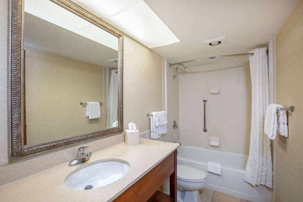 AMERICINN BY WYNDHAM OMAHA - Updated April 2026 - 58 Photos & 17 ...