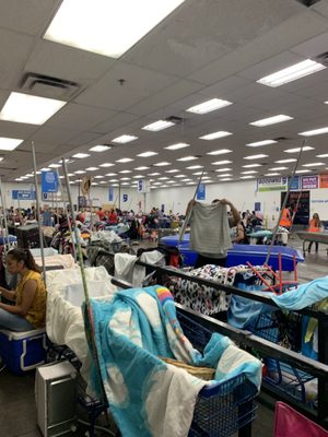GOODWILL CLEARANCE CENTER - 28 Photos & 55 Reviews - 515 N 51st Ave ...