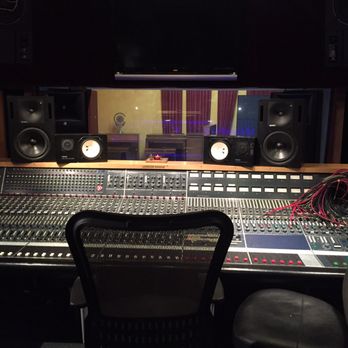 LONDON BRIDGE STUDIO - Updated December 2025 - 21 Photos & 17 Reviews ...