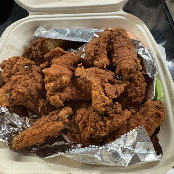 THE SPOT SPORTS BAR & GRILL - Updated January 2026 - 188 Photos & 297 ...