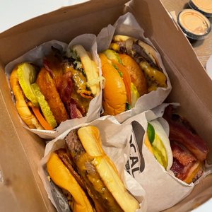 GOURMET BURGER BISTRO - 214 Photos & 259 Reviews - 5 Mill Creek Rd ...