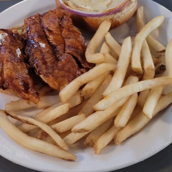 GUILTY SEA SPORTS PUB - Updated November 2025 - 109 Photos & 122 ...