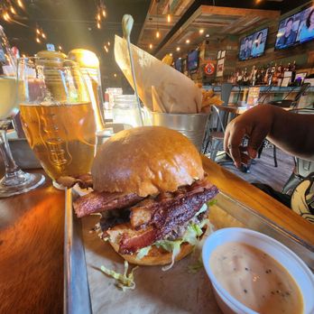 BURGER VILLAGE - Updated March 2024 - 63 Photos & 31 Reviews - 510 ...