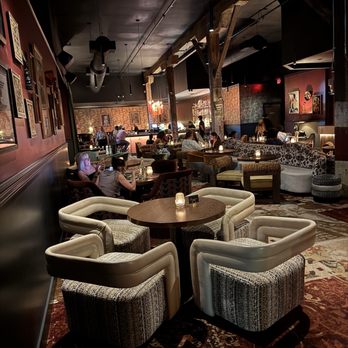 JOLIE - Updated April 2025 - 158 Photos & 77 Reviews - 324 Julia St ...