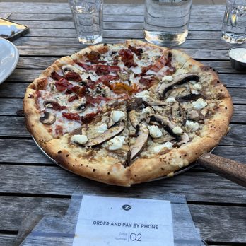 ZEEKS PIZZA - Updated December 2025 - 106 Photos & 127 Reviews - 1915 ...