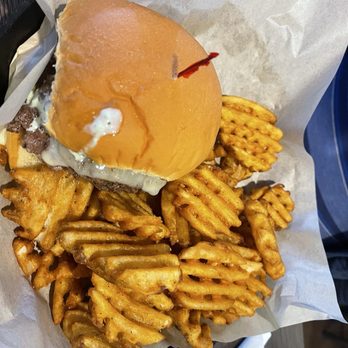 THE 303 SPORTS GRILL - Updated December 2025 - 22 Photos & 22 Reviews ...