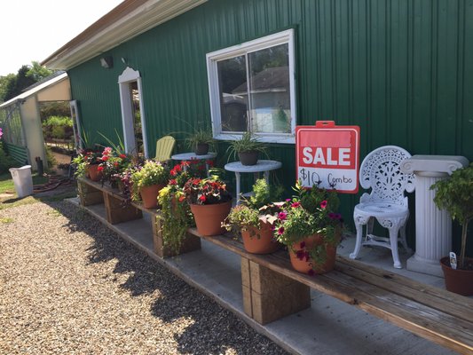 PENNFIELD GARDENS - Updated August 2025 - 11 Photos - 19595 Capital Ave ...