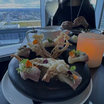 AERA - Updated December 2024 - 132 Photos & 34 Reviews - 8 Spadina ...