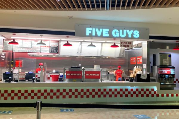 FIVE GUYS - Updated January 2025 - 31 Photos & 10 Reviews - 100 King ...