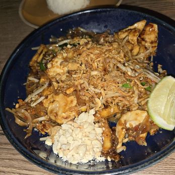 LEDU THAI - Updated December 2025 - 510 Photos & 166 Reviews - 915 N ...