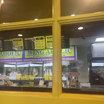 WINGAHOLIC - Updated September 2025 - 67 Photos & 60 Reviews - 401 S ...