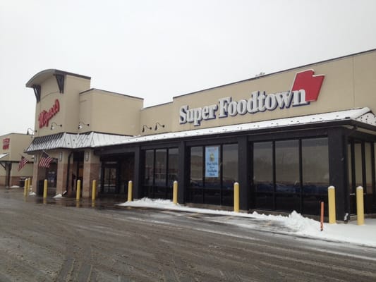 MIGNOSI’S SUPER FOODTOWN - Updated March 2024 - 21 Reviews - 9 Fox Run ...