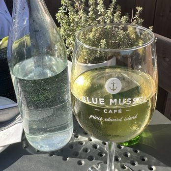 BLUE MUSSEL CAFE - TEMP. CLOSED - Updated January 2026 - 613 Photos ...