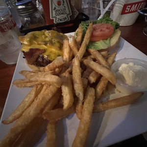 LOONEY’S PUB - 255 Photos & 343 Reviews - 8150 Baltimore Ave, College ...