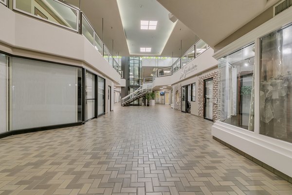 MIDTOWN SQUARE MALL - Updated June 2024 - 17 Photos - 3333 W Division ...