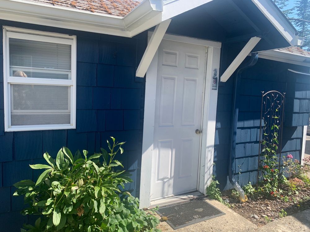 CURLEY’S RESORT & DIVE CENTER - Updated July 2025 - 10 Photos & 15 ...