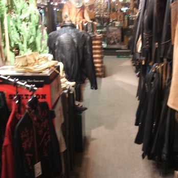 BOOTMASTER - Updated December 2025 - 12 Photos & 19 Reviews - 609 Yonge ...