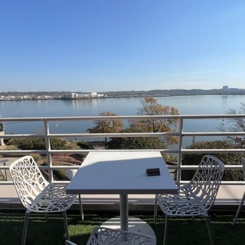JULA’S ON THE POTOMAC - 144 Photos & 47 Reviews - 44 Canal Center Plz ...