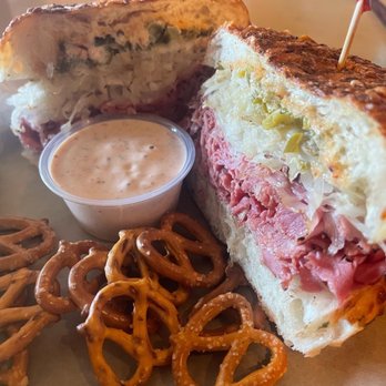 SMACKY’S ON BROADWAY - Updated May 2024 - 142 Photos & 191 Reviews ...