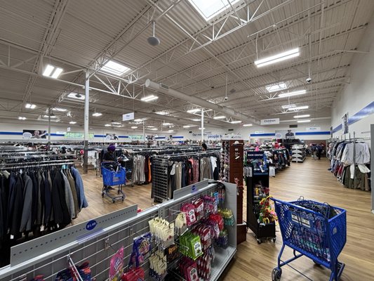 GOODWILL THRIFT STORE & DONATION CENTER - Updated September 2025 - 27 ...