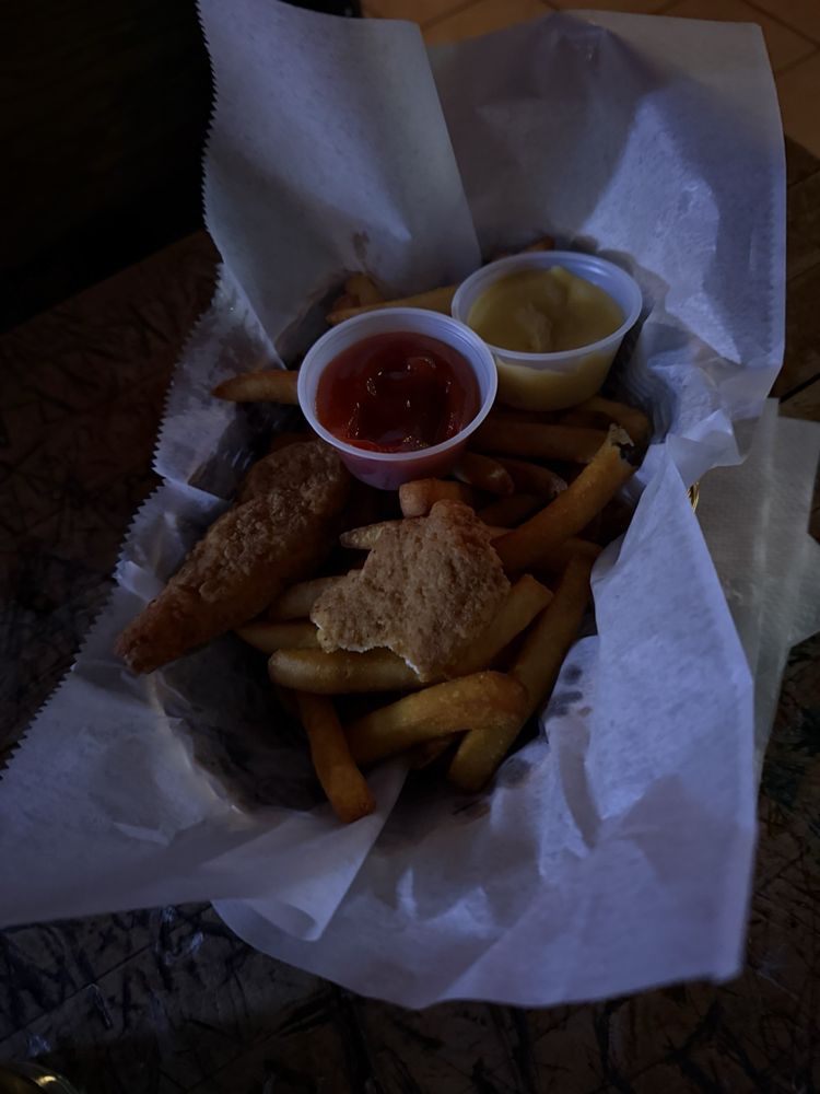 PECULIER PUB - Updated October 2025 - 202 Photos & 445 Reviews - 145 ...