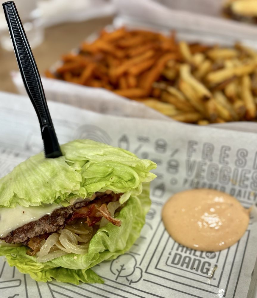 MOOYAH BURGERS, FRIES & SHAKES - Updated October 2025 - 71 Photos & 67 ...