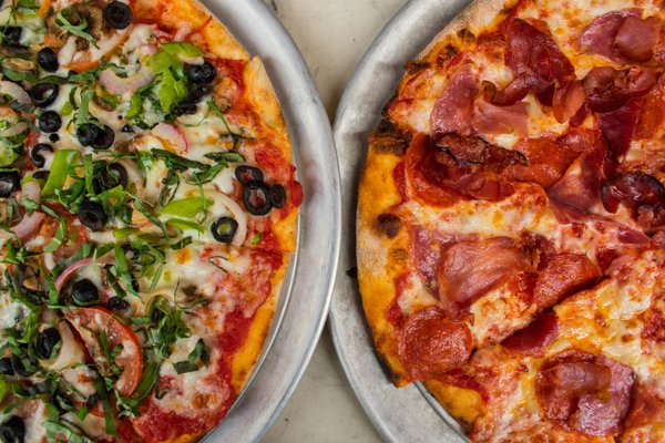 CAPONE’S COAL FIRED PIZZA - 597 Photos & 646 Reviews - 2225 1st St ...