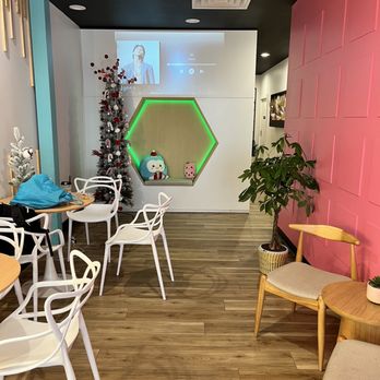 MOCHIBEES DONUT CAFE - Updated July 2025 - 76 Photos & 27 Reviews ...