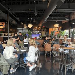 ELLA’S ITALIAN PUB - ELMHURST - Updated March 2025 - 145 Photos & 72 ...