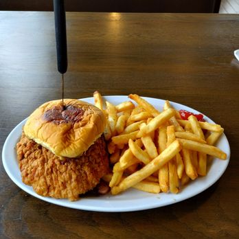 PIPS PUB - Updated September 2025 - 62 Photos & 27 Reviews - 19501 ...