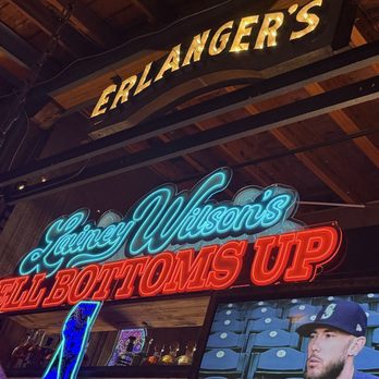 LAINEY WILSON’S BELL BOTTOMS UP - Updated July 2025 - 169 Photos & 77 ...